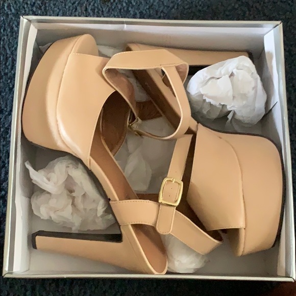 Herstyle | Shoes | Tan Platform Heel | Poshmark